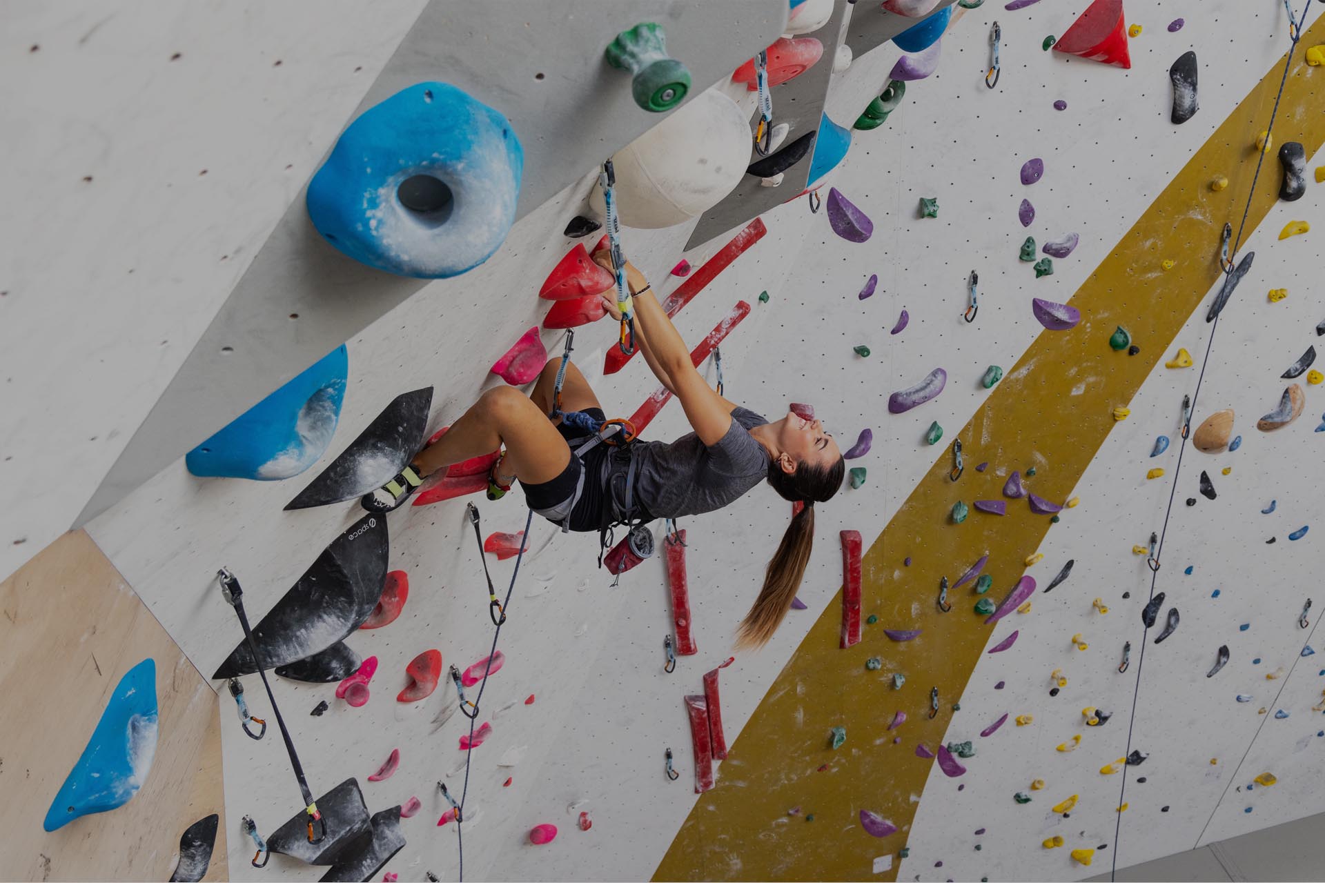 Climb Up Caen : salle d'escalade et de loisirs
